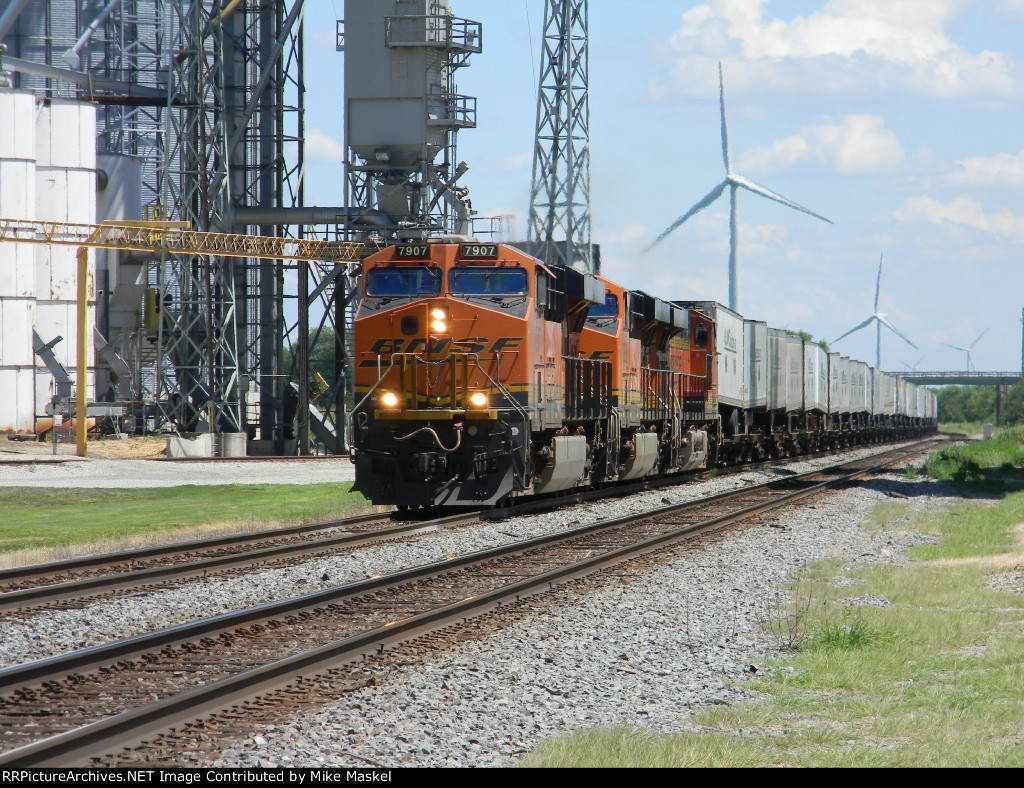 BNSF 7907